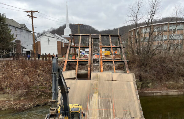 Video: The Collapse of the Washington Avenue Bridge | Lede News